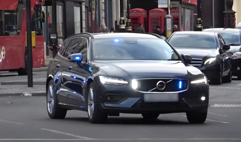 8 Key Differences in Emergency Vehicle Light Colors Across U.S. States ...