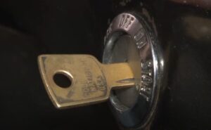 The Evolution of Car Keys Over Years - Every Major Change Since 1949 ...
