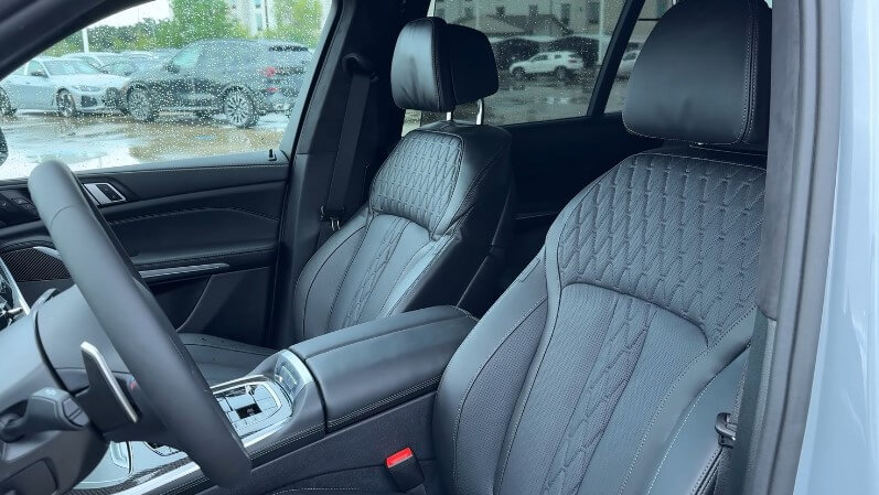 2025 BMW X7 M60i Review: Luxury, Performance, and Features of the ...